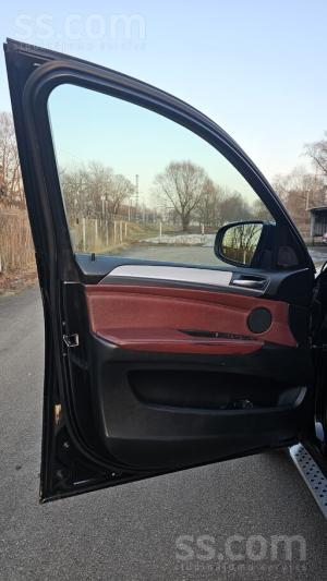 Black BMW X6 2009 in Riga, with an engine capacity of 3.00 L and mileage of 522 thousand km for 8600 €, photo 6 on AUTOMOTO.COM.LV