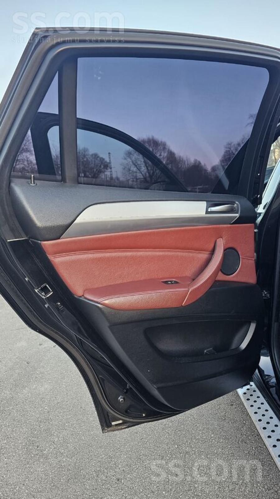 Black BMW X6 2009 in Riga, with an engine capacity of 3.00 L and mileage of 522 thousand km for 8600 €, photo 9 on AUTOMOTO.COM.LV