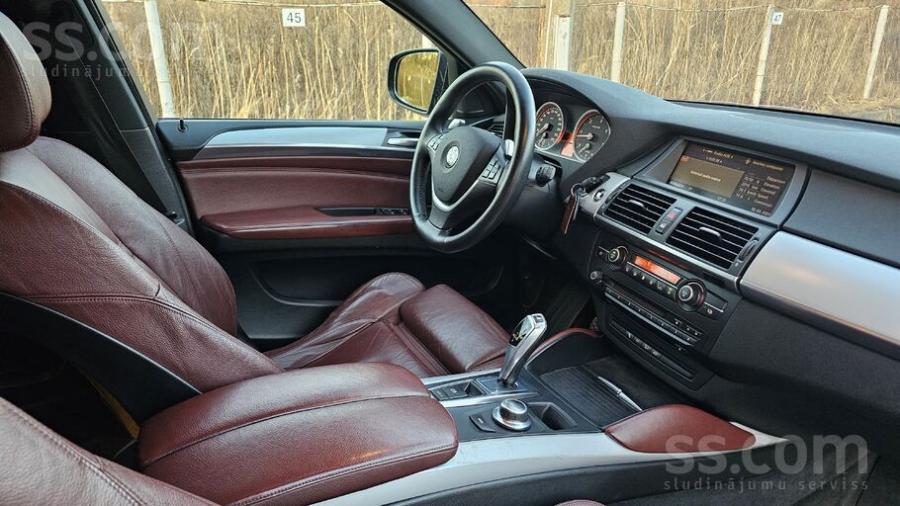 Black BMW X6 2009 in Riga, with an engine capacity of 3.00 L and mileage of 522 thousand km for 8600 €, photo 13 on AUTOMOTO.COM.LV
