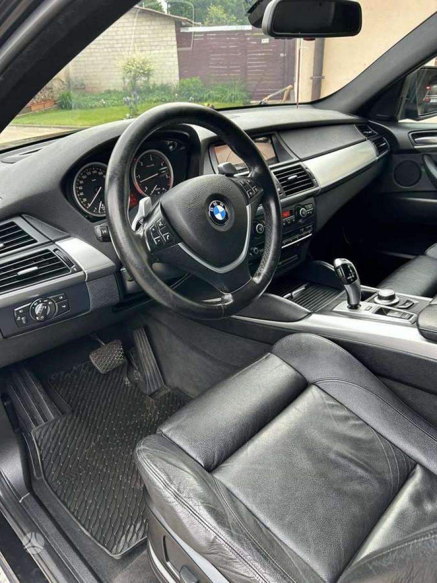 Melns BMW X6 2009 Viļņa, ar dzinēja tilpumu 2.99 L un nobraukumu 320 tūkst. km par 9500 €, foto 6 vietnē AUTOMOTO.COM.LV