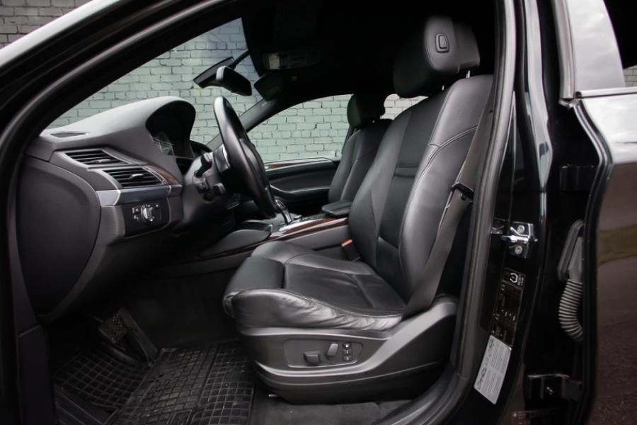Black BMW X6 2009 in Riga, with an engine capacity of 3.00 L and mileage of 319 thousand km for 11490 €, photo 9 on AUTOMOTO.COM.LV