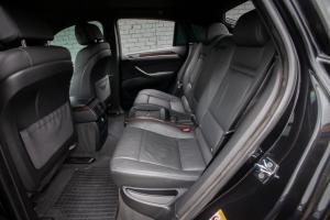 Black BMW X6 2009 in Riga, with an engine capacity of 3.00 L and mileage of 319 thousand km for 11490 €, photo 13 on AUTOMOTO.COM.LV