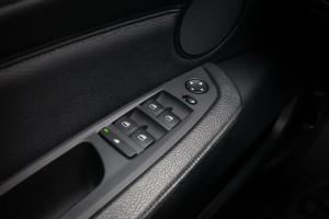 Black BMW X6 2009 in Riga, with an engine capacity of 3.00 L and mileage of 319 thousand km for 11490 €, photo 16 on AUTOMOTO.COM.LV