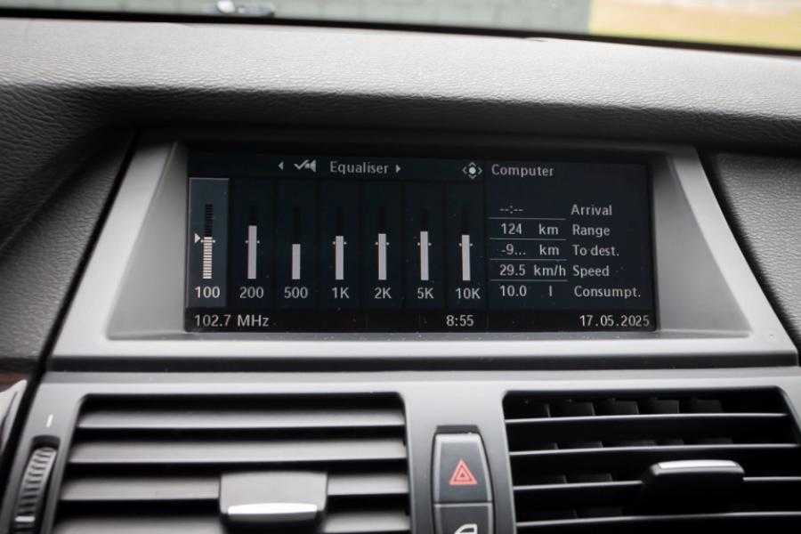 Black BMW X6 2009 in Riga, with an engine capacity of 3.00 L and mileage of 319 thousand km for 11490 €, photo 24 on AUTOMOTO.COM.LV