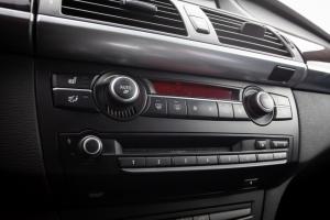 Black BMW X6 2009 in Riga, with an engine capacity of 3.00 L and mileage of 319 thousand km for 11490 €, photo 26 on AUTOMOTO.COM.LV