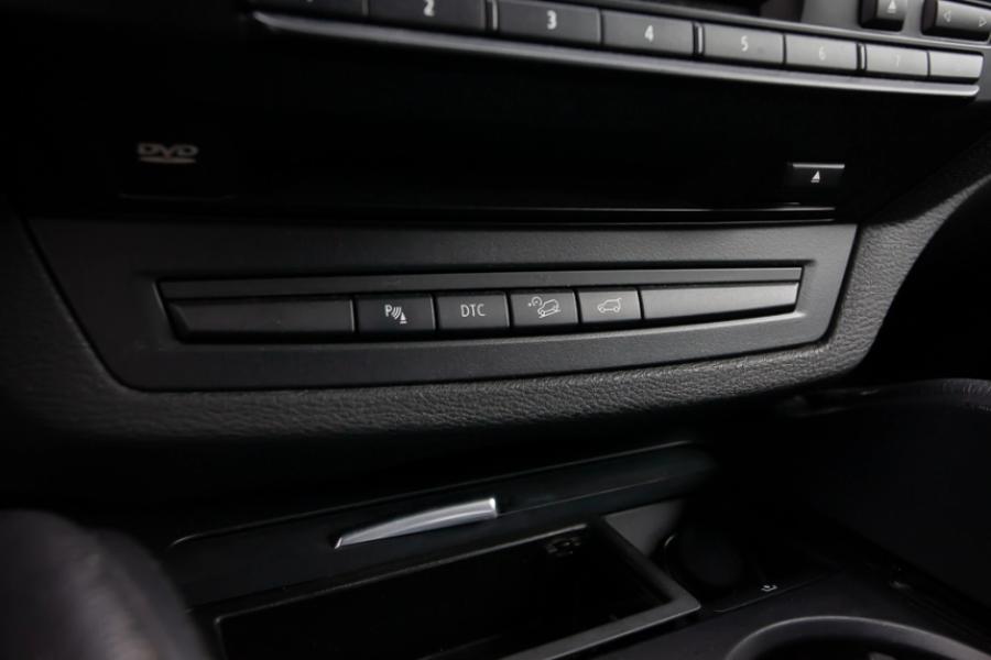 Black BMW X6 2009 in Riga, with an engine capacity of 3.00 L and mileage of 319 thousand km for 11490 €, photo 28 on AUTOMOTO.COM.LV