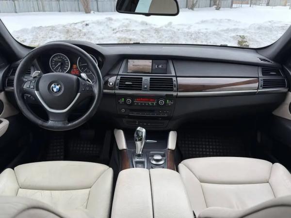 Black BMW X6 2009 in Riga, with an engine capacity of 3.00 L and mileage of 336 thousand km for 9900 €, photo 7 on AUTOMOTO.COM.LV