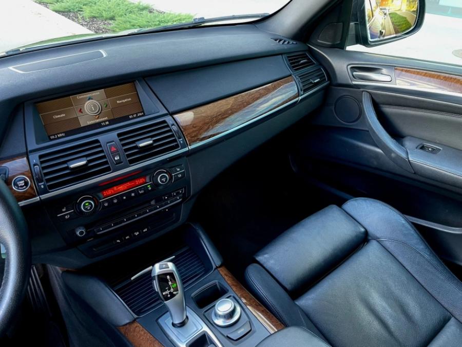 Black BMW X6 2009 in Riga, with an engine capacity of 3.00 L and mileage of 390 thousand km for 12490 €, photo 8 on AUTOMOTO.COM.LV