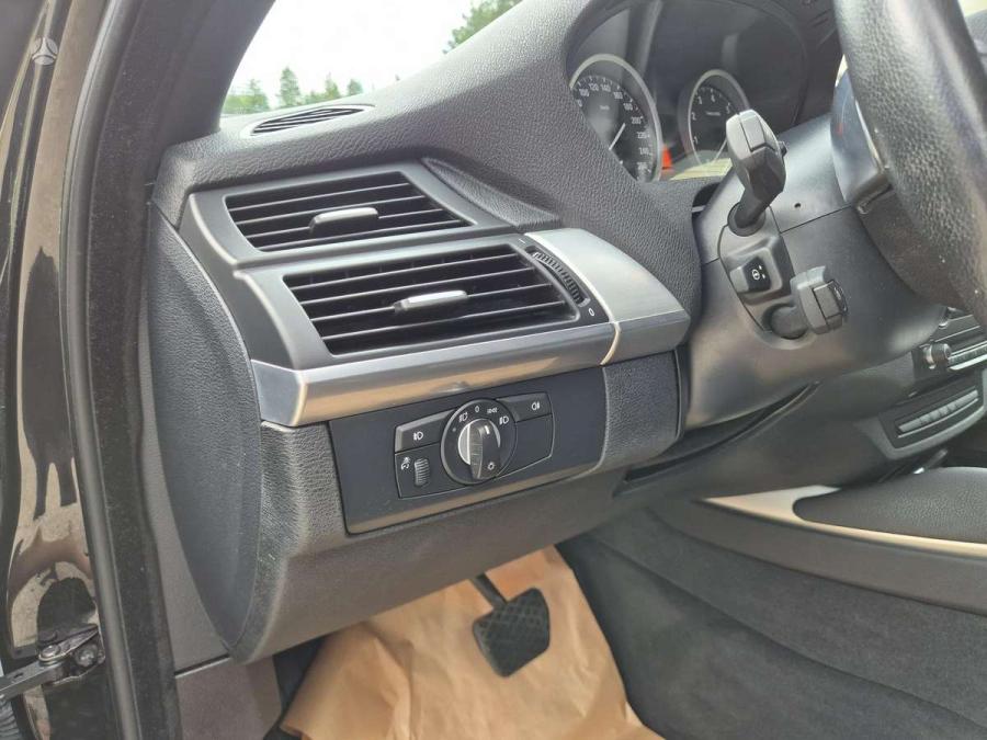 Melns BMW X6 2009 Utena, ar dzinēja tilpumu 2.98 L un nobraukumu 181 tūkst. km par 10490 €, foto 19 vietnē AUTOMOTO.COM.LV