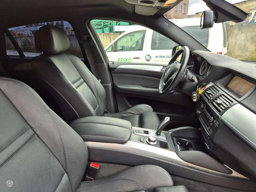 Melns BMW X6 2009 Utena, ar dzinēja tilpumu 2.98 L un nobraukumu 181 tūkst. km par 10490 €, foto 24 vietnē AUTOMOTO.COM.LV