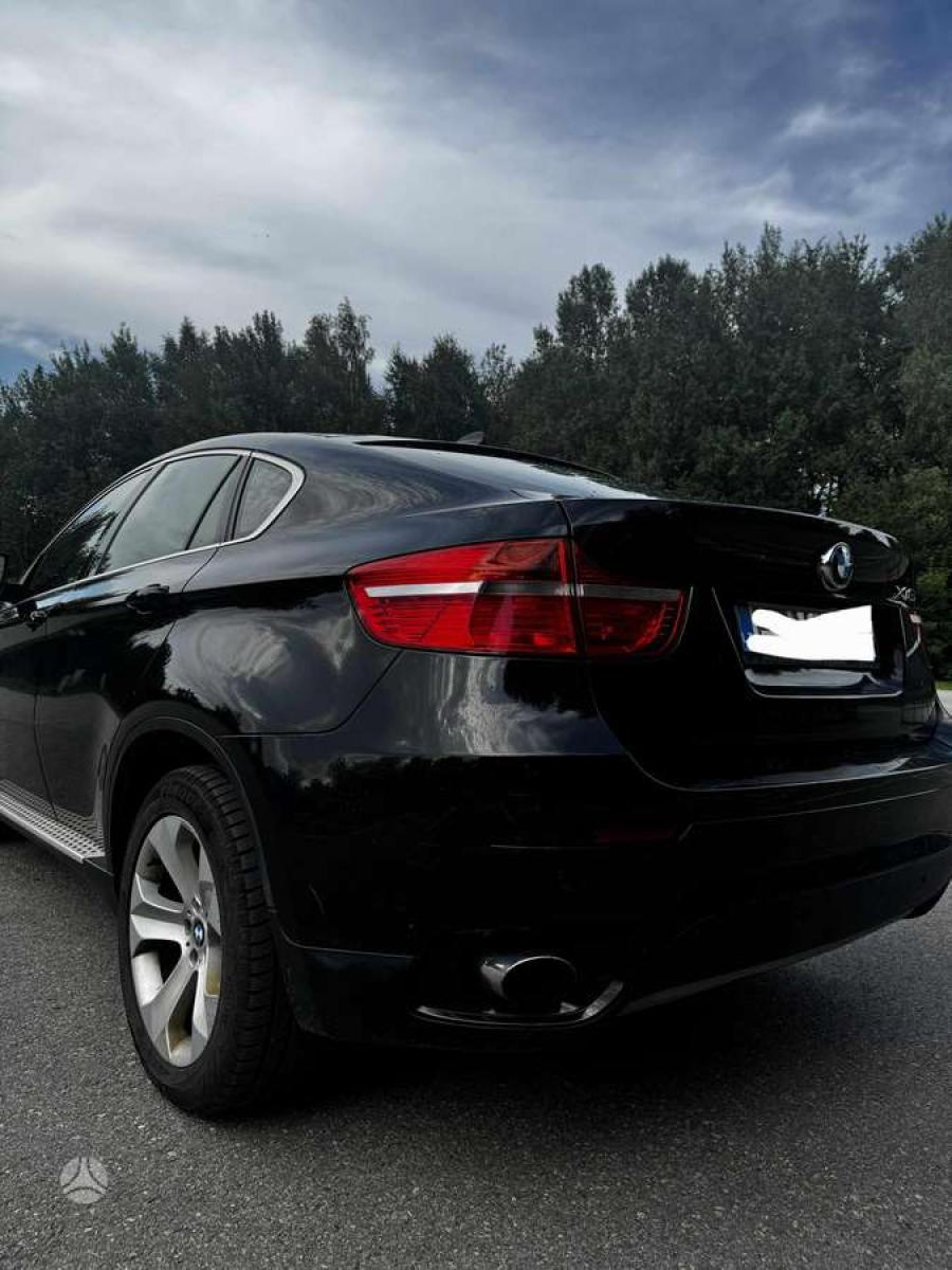 Black BMW X6 2009 in Vilnius, with an engine capacity of 2.99 L and mileage of 280 thousand km for 8500 €, photo 4 on AUTOMOTO.COM.LV
