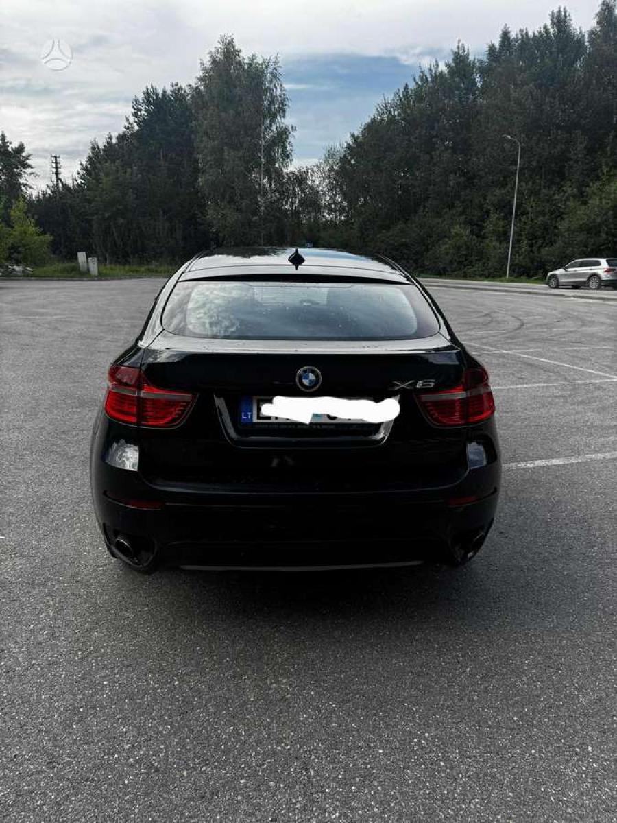 Black BMW X6 2009 in Vilnius, with an engine capacity of 2.99 L and mileage of 280 thousand km for 8500 €, photo 5 on AUTOMOTO.COM.LV