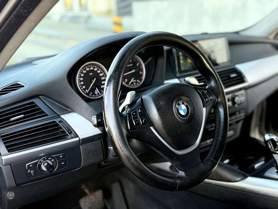 Black BMW X6 2009 in Radviliskis, with an engine capacity of 3.00 L and mileage of 317 thousand km for 7900 €, photo 21 on AUTOMOTO.COM.LV