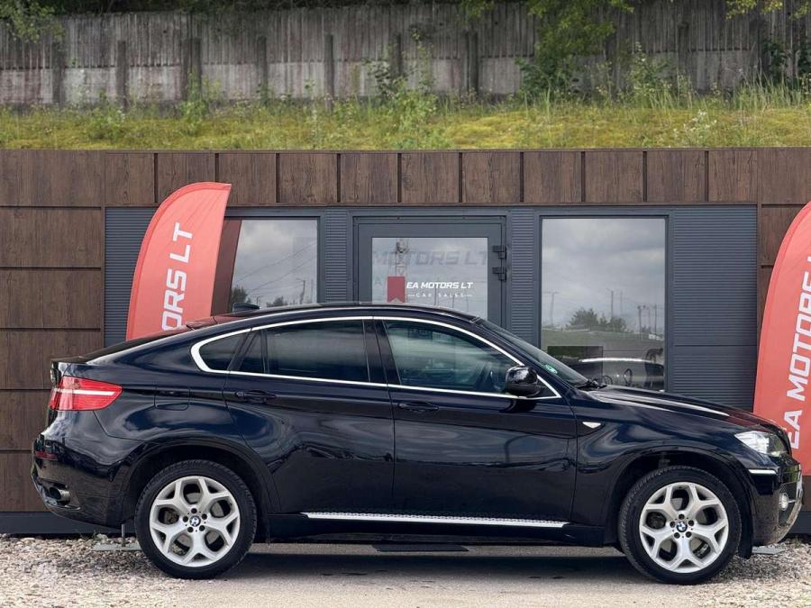 Black BMW X6 2009 in Vilnius, with an engine capacity of 2.99 L and mileage of 288 thousand km for 11400 €, photo 5 on AUTOMOTO.COM.LV