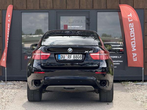 Black BMW X6 2009 in Vilnius, with an engine capacity of 2.99 L and mileage of 288 thousand km for 11400 €, photo 6 on AUTOMOTO.COM.LV