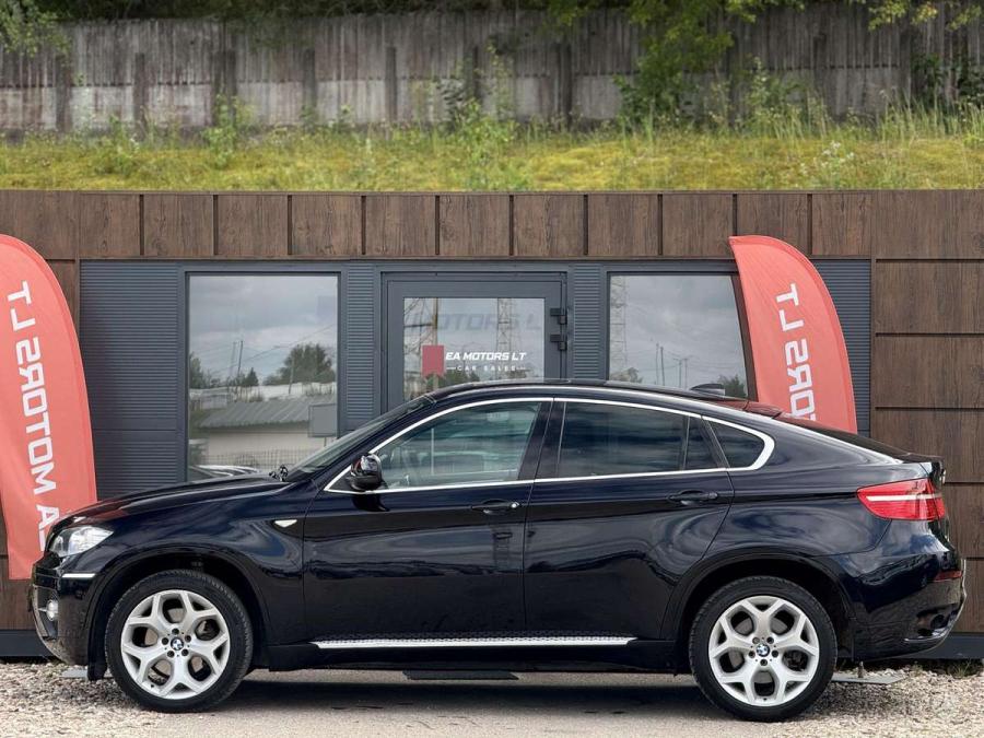 Black BMW X6 2009 in Vilnius, with an engine capacity of 2.99 L and mileage of 288 thousand km for 11400 €, photo 9 on AUTOMOTO.COM.LV