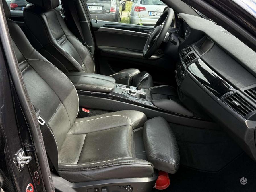 Black BMW X6 2009 in Vilnius, with an engine capacity of 2.99 L and mileage of 288 thousand km for 11400 €, photo 17 on AUTOMOTO.COM.LV