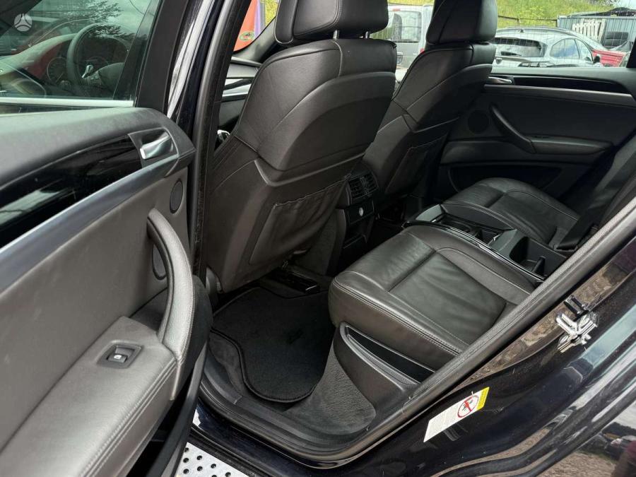 Black BMW X6 2009 in Vilnius, with an engine capacity of 2.99 L and mileage of 288 thousand km for 11400 €, photo 20 on AUTOMOTO.COM.LV