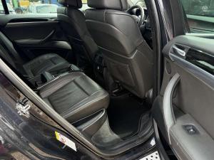 Black BMW X6 2009 in Vilnius, with an engine capacity of 2.99 L and mileage of 288 thousand km for 11400 €, photo 22 on AUTOMOTO.COM.LV