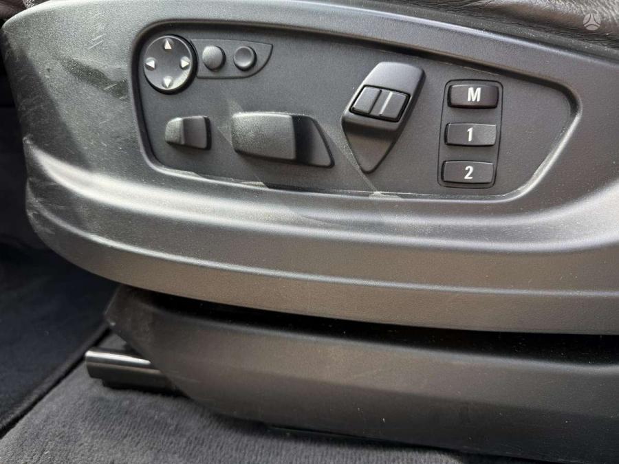 Black BMW X6 2009 in Vilnius, with an engine capacity of 2.99 L and mileage of 288 thousand km for 11400 €, photo 26 on AUTOMOTO.COM.LV