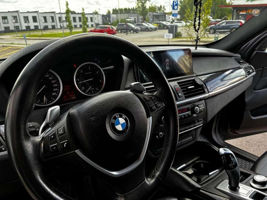 Black BMW X6 2009 in Vilnius, with an engine capacity of 2.99 L and mileage of 253 thousand km for 12100 €, photo 4 on AUTOMOTO.COM.LV