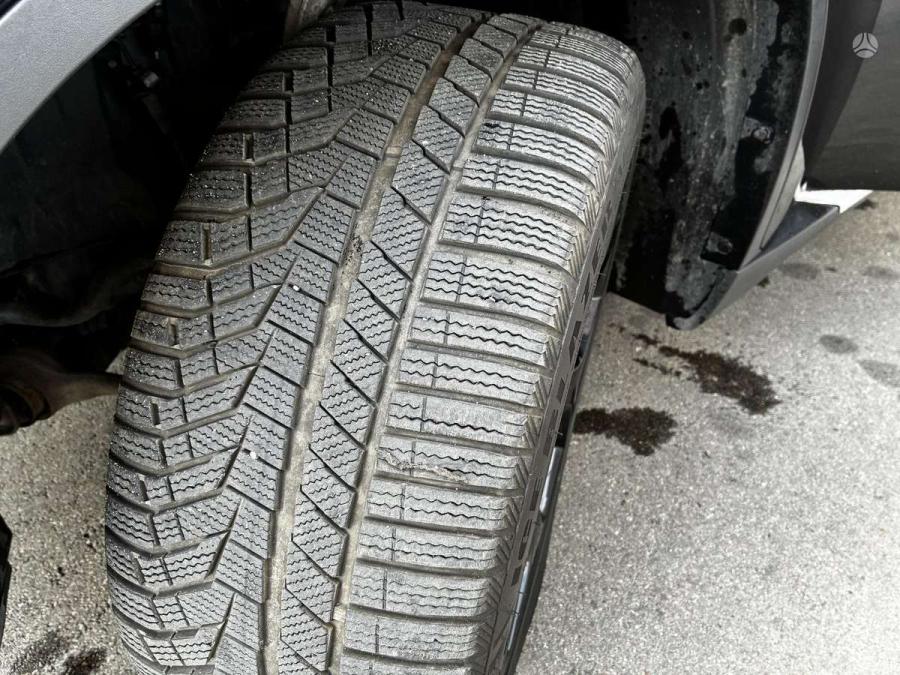 Black BMW X6 2009 in Vilnius, with an engine capacity of 2.99 L and mileage of 253 thousand km for 12100 €, photo 15 on AUTOMOTO.COM.LV
