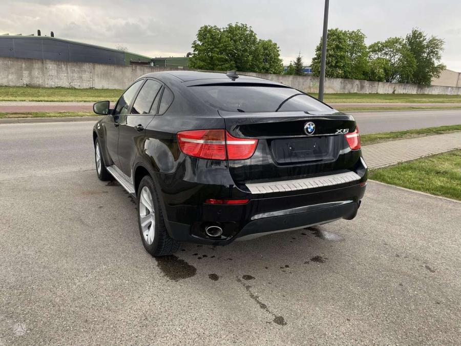 Melns BMW X6 2009 Kauņa, ar dzinēja tilpumu 2.99 L un nobraukumu 140 tūkst. km par 11000 €, foto 3 vietnē AUTOMOTO.COM.LV