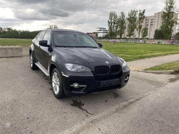 Melns BMW X6 2009 Kauņa, ar dzinēja tilpumu 2.99 L un nobraukumu 140 tūkst. km par 11000 €, foto 4 vietnē AUTOMOTO.COM.LV