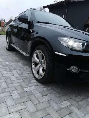Black BMW X6 2010 in Marijampole, with an engine capacity of 2.99 L and mileage of 316 thousand km for 1500 €, photo 8 on AUTOMOTO.COM.LV