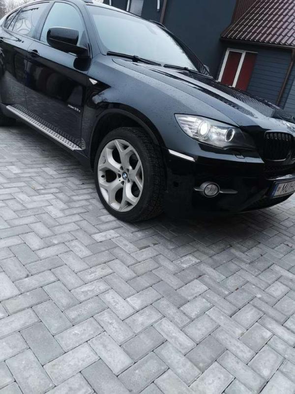 Black BMW X6 2010 in Marijampole, with an engine capacity of 2.99 L and mileage of 316 thousand km for 10500 €, photo 1 on AUTOMOTO.COM.LV