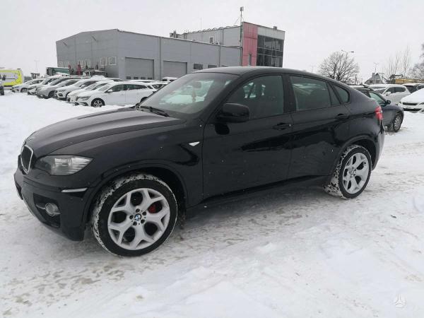 Black BMW X6 2010 in Taurage, with an engine capacity of 2.99 L and mileage of 310 thousand km for 9900 €, photo 2 on AUTOMOTO.COM.LV