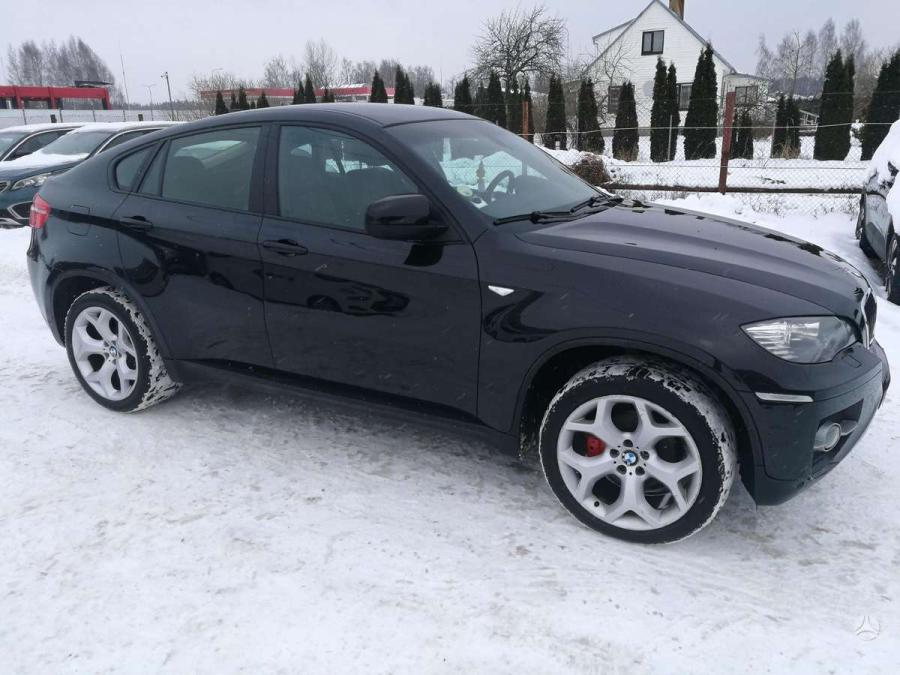 Melns BMW X6 2010 Tauragė, ar dzinēja tilpumu 2.99 L un nobraukumu 310 tūkst. km par 9900 €, foto 4 vietnē AUTOMOTO.COM.LV