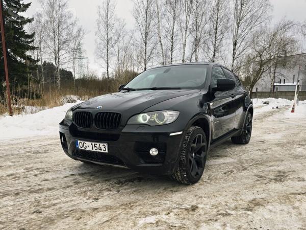 Black BMW X6 2010 in Jelgava, with an engine capacity of 3.00 L and mileage of 322 thousand km for 10500 €, photo 1 on AUTOMOTO.COM.LV