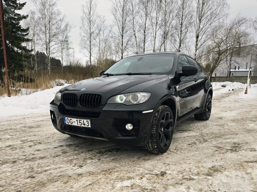 Black BMW X6 2010 in Jelgava, with an engine capacity of 3.00 L and mileage of 322 thousand km for 10500 €, photo 1 on AUTOMOTO.COM.LV