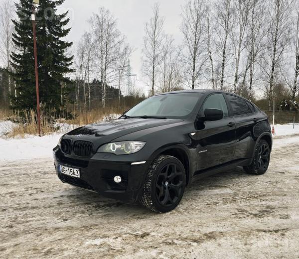 Black BMW X6 2010 in Jelgava, with an engine capacity of 3.00 L and mileage of 322 thousand km for 10500 €, photo 2 on AUTOMOTO.COM.LV