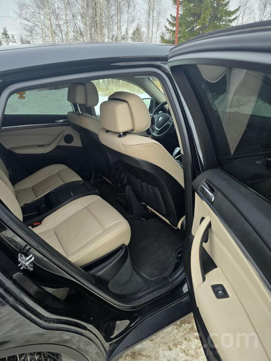 Black BMW X6 2010 in Jelgava, with an engine capacity of 3.00 L and mileage of 322 thousand km for 10500 €, photo 8 on AUTOMOTO.COM.LV