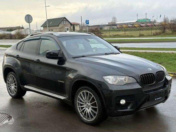 Black BMW X6 2010 in Kretinga, with an engine capacity of 2.99 L and mileage of 319 thousand km for 13000 €, photo 3 on AUTOMOTO.COM.LV