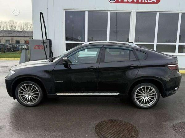 Black BMW X6 2010 in Kretinga, with an engine capacity of 2.99 L and mileage of 319 thousand km for 13000 €, photo 5 on AUTOMOTO.COM.LV