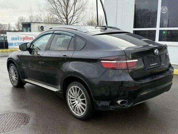 Black BMW X6 2010 in Kretinga, with an engine capacity of 2.99 L and mileage of 319 thousand km for 13000 €, photo 7 on AUTOMOTO.COM.LV