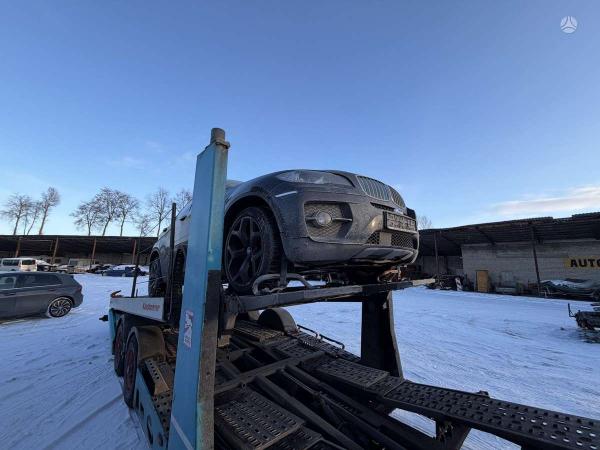 Black BMW X6 2010 in Marijampole, with an engine capacity of 2.99 L and mileage of 299 thousand km for 7400 €, photo 3 on AUTOMOTO.COM.LV