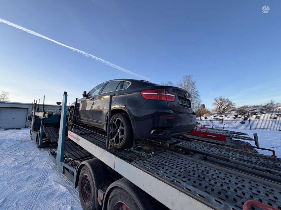 Black BMW X6 2010 in Marijampole, with an engine capacity of 2.99 L and mileage of 299 thousand km for 7400 €, photo 4 on AUTOMOTO.COM.LV