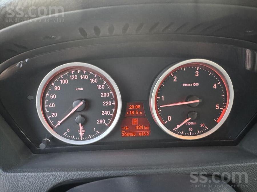 Black BMW X6 2010 in Riga, with an engine capacity of 3.00 L and mileage of 310 thousand km for 12500 €, photo 10 on AUTOMOTO.COM.LV