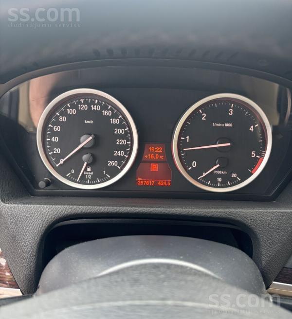 Melns BMW X6 2010 Rīga, ar dzinēja tilpumu 3.00 L un nobraukumu 258 tūkst. km par 10300 €, foto 5 vietnē AUTOMOTO.COM.LV