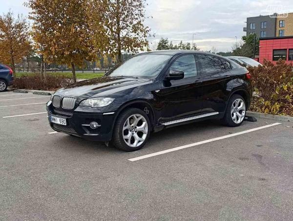 Black BMW X6 2010 in Vilnius, with an engine capacity of 3.00 L and mileage of 295 thousand km for 12000 €, photo 9 on AUTOMOTO.COM.LV