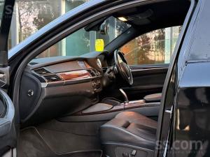 Melns BMW X6 2010 Tukums, ar dzinēja tilpumu 3.00 L un nobraukumu 276 tūkst. km par 6500 €, foto 10 vietnē AUTOMOTO.COM.LV