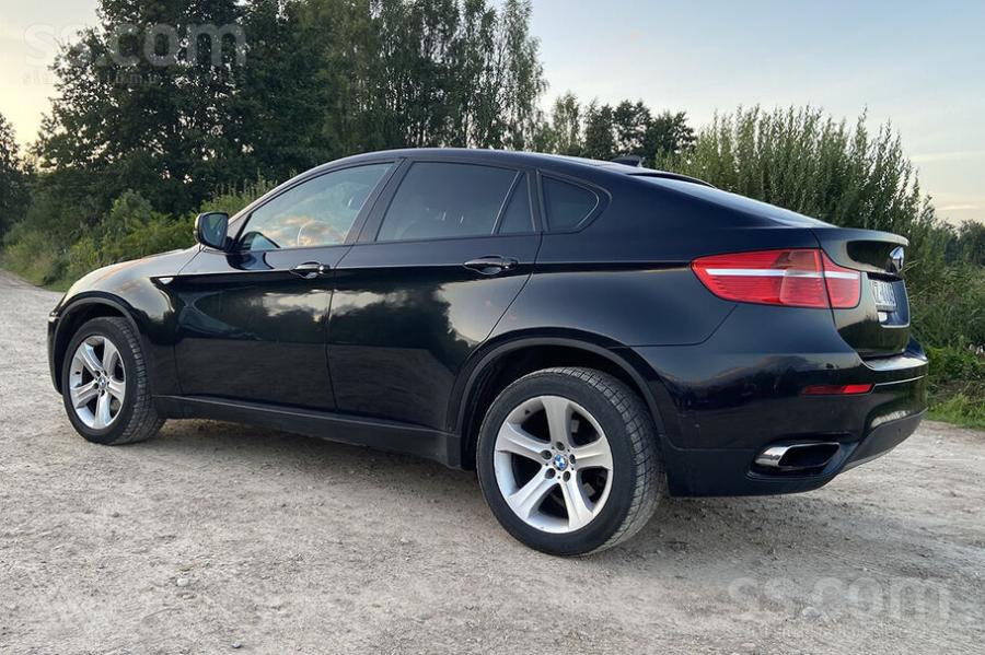 Black BMW X6 2010 in Jurmala, with an engine capacity of 3.00 L and mileage of 380 thousand km for 9900 €, photo 4 on AUTOMOTO.COM.LV