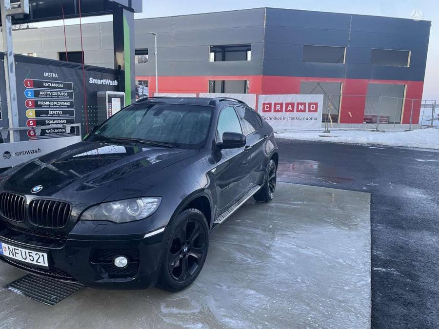 Black BMW X6 2010 in Kedainiai, with an engine capacity of 2.99 L and mileage of 320 thousand km for 10800 €, photo 3 on AUTOMOTO.COM.LV