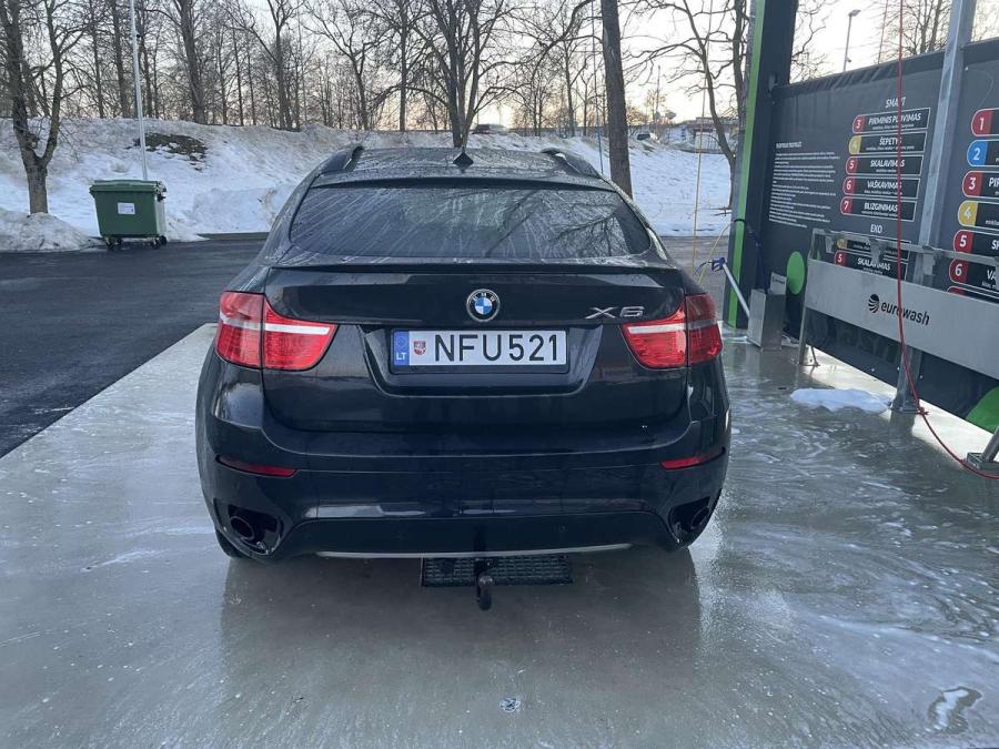 Black BMW X6 2010 in Kedainiai, with an engine capacity of 2.99 L and mileage of 320 thousand km for 10800 €, photo 5 on AUTOMOTO.COM.LV