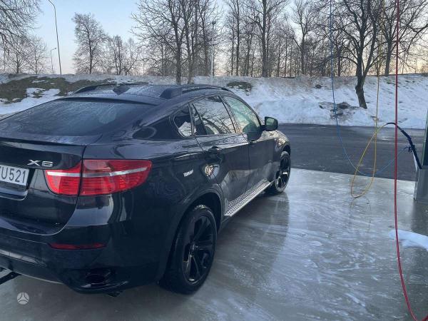 Black BMW X6 2010 in Kedainiai, with an engine capacity of 2.99 L and mileage of 320 thousand km for 10800 €, photo 5 on AUTOMOTO.COM.LV