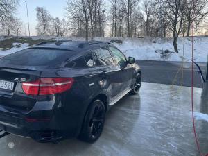 Black BMW X6 2010 in Kedainiai, with an engine capacity of 2.99 L and mileage of 320 thousand km for 10800 €, photo 6 on AUTOMOTO.COM.LV